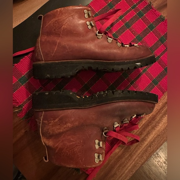 Danner | Shoes | Danner Mountain Light Dark Brown With Red Laces Womens ...